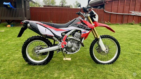Honda CRF 2015 in Marijampole, with an engine capacity of 0.25 L and mileage of 51 thousand km for 2850 €, photo 11 on AUTOMOTO.COM.LV