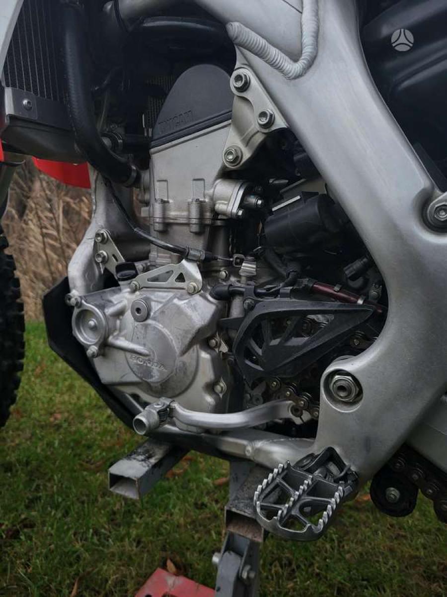 Honda CRF 2016 in Kaunas, with an engine capacity of 0.25 L and mileage of 10 thousand km for 2500 €, photo 3 on AUTOMOTO.COM.LV