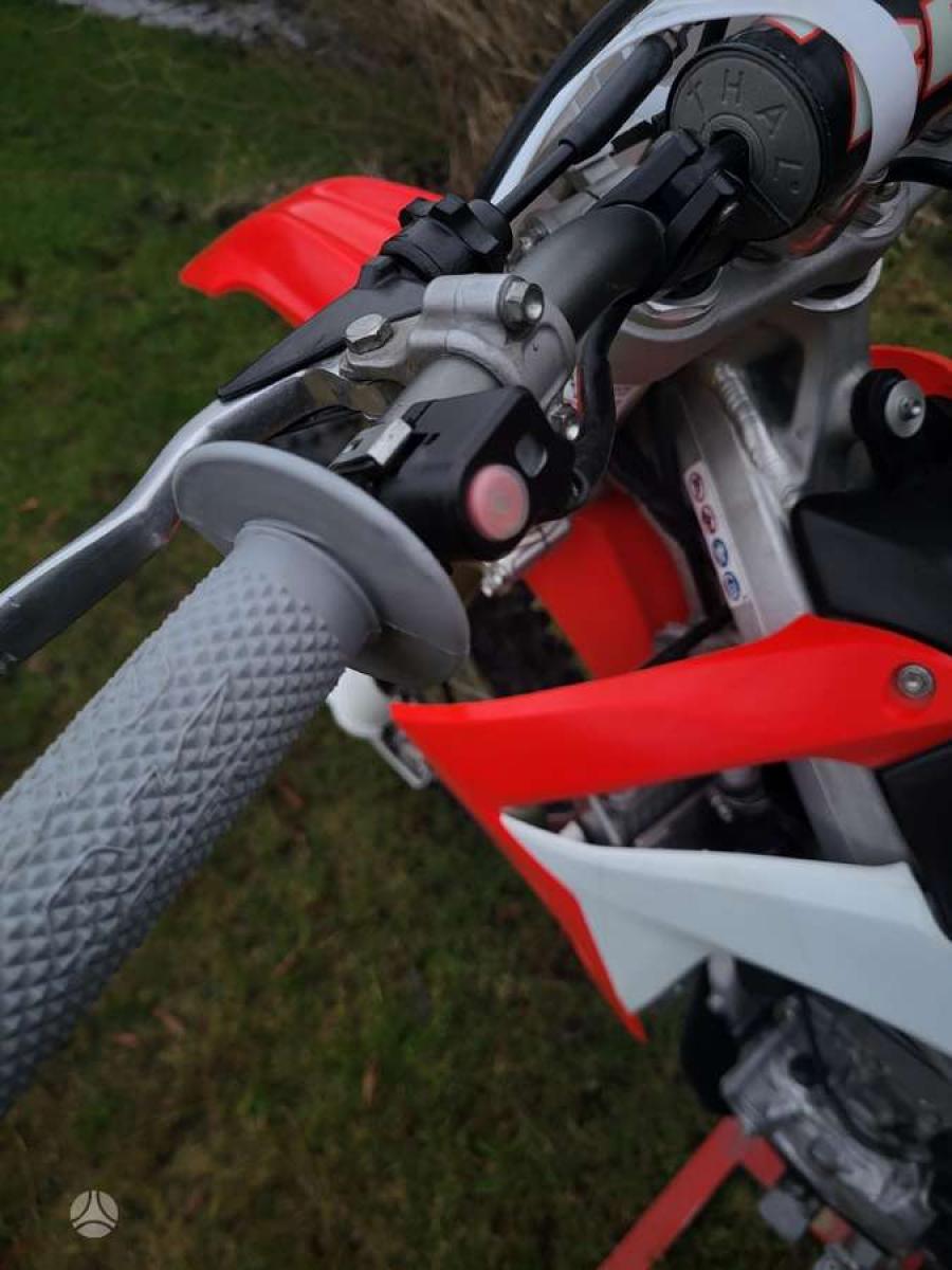 Honda CRF 2016 in Kaunas, with an engine capacity of 0.25 L and mileage of 10 thousand km for 2500 €, photo 9 on AUTOMOTO.COM.LV