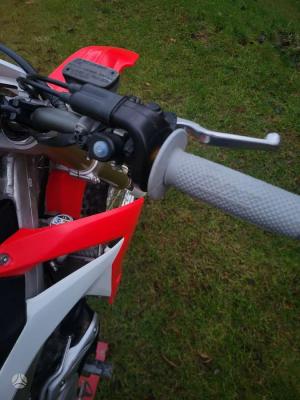 Honda CRF 2016 in Kaunas, with an engine capacity of 0.25 L and mileage of 10 thousand km for 2500 €, photo 10 on AUTOMOTO.COM.LV