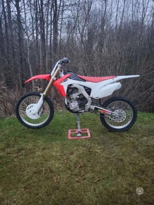 Honda CRF 2016 in Kaunas, with an engine capacity of 0.25 L and mileage of 10 thousand km for 2500 €, photo 17 on AUTOMOTO.COM.LV