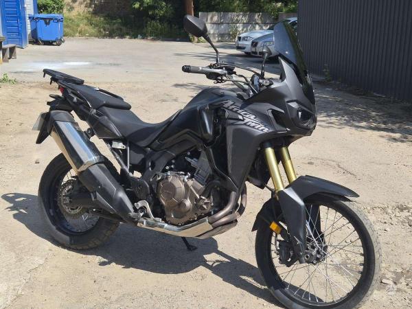 Honda CRF 2016 in Vilnius, with an engine capacity of 1.00 L and mileage of 25 thousand km for 5800 €, photo 1 on AUTOMOTO.COM.LV