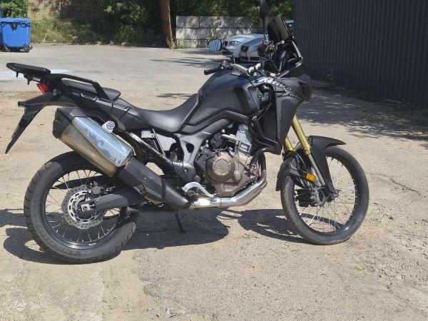 Honda CRF 2016 in Vilnius, with an engine capacity of 1.00 L and mileage of 25 thousand km for 5800 €, photo 2 on AUTOMOTO.COM.LV