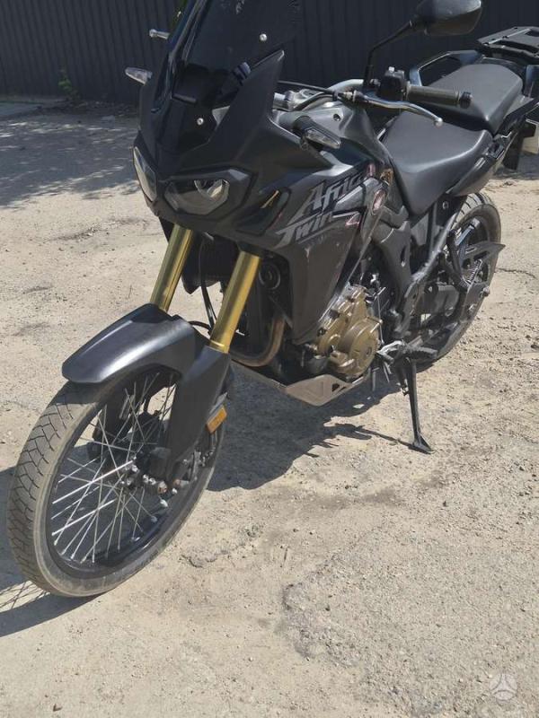 Honda CRF 2016 in Vilnius, with an engine capacity of 1.00 L and mileage of 25 thousand km for 5800 €, photo 6 on AUTOMOTO.COM.LV