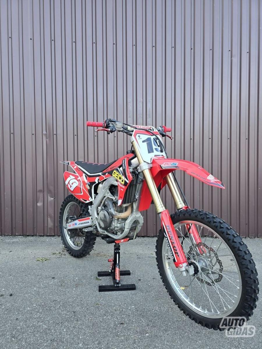 Хонда CRF 2016 в Вильнюс, объемом двигателя 0.45 л и пробегом 0 тыс. км за 2600 €, фото 3 на AUTOMOTO.COM.LV