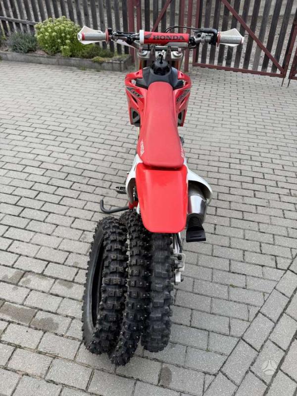 Honda CRF 2016 in Kaunas on AUTOMOTO.COM.LV Honda CRF 2016 in Kaunas, with an engine capacity of 0.15 L and mileage of 0 thousand km for 3200 €, photo 5 on AUTOMOTO.COM.LV