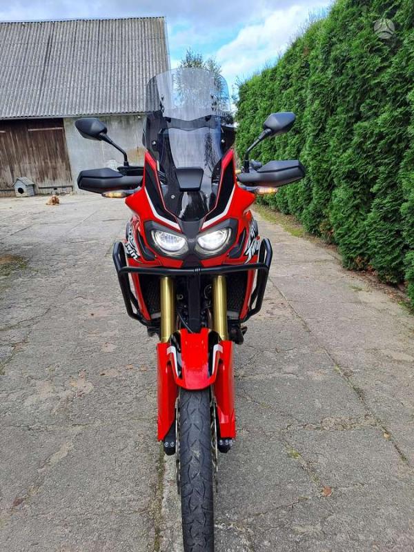 Honda CRF 2016 in Telschi, with an engine capacity of 1.00 L and mileage of 36 thousand km for 8300 €, photo 9 on AUTOMOTO.COM.LV