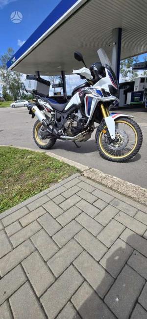 Хонда CRF 2017 в Резекне, объемом двигателя 1.00 л и пробегом 14 тыс. км за 9500 €, фото 5 на AUTOMOTO.COM.LV