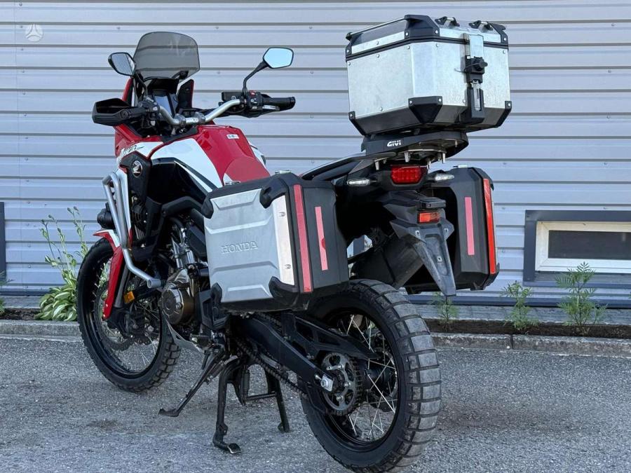 Honda CRF 2018 in Ukmerge, with an engine capacity of 1.00 L and mileage of 48 thousand km for 8950 €, photo 3 on AUTOMOTO.COM.LV
