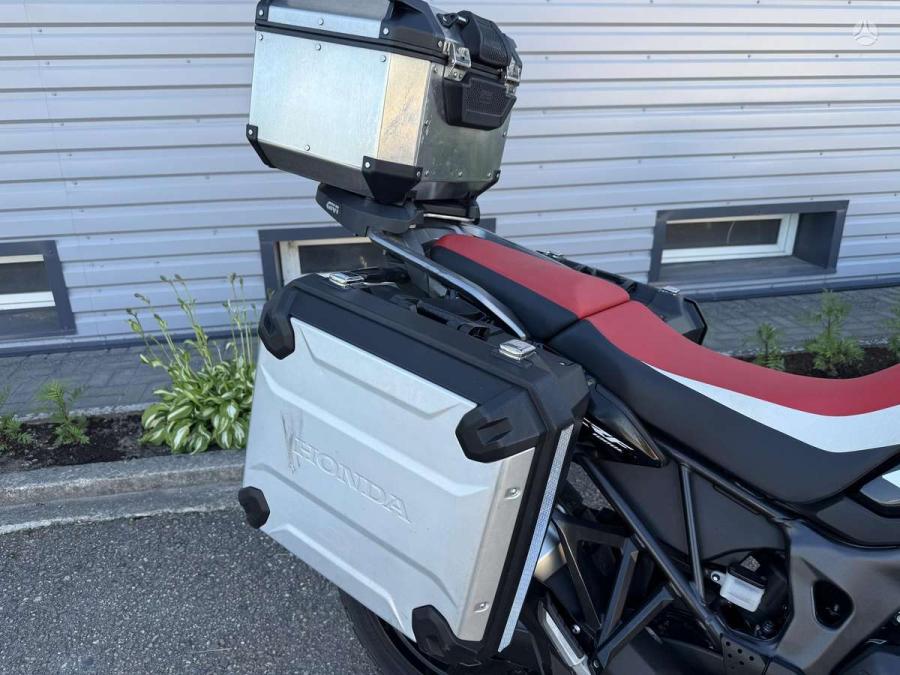 Honda CRF 2018 in Ukmerge, with an engine capacity of 1.00 L and mileage of 48 thousand km for 8950 €, photo 11 on AUTOMOTO.COM.LV