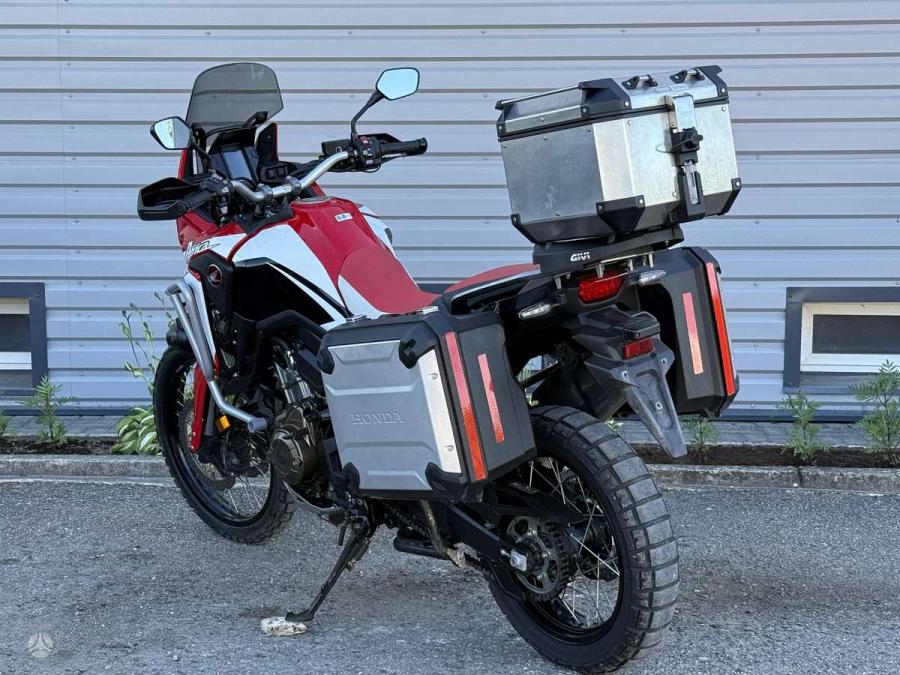 Honda CRF 2018 in Ukmerge, with an engine capacity of 1.00 L and mileage of 48 thousand km for 8950 €, photo 22 on AUTOMOTO.COM.LV