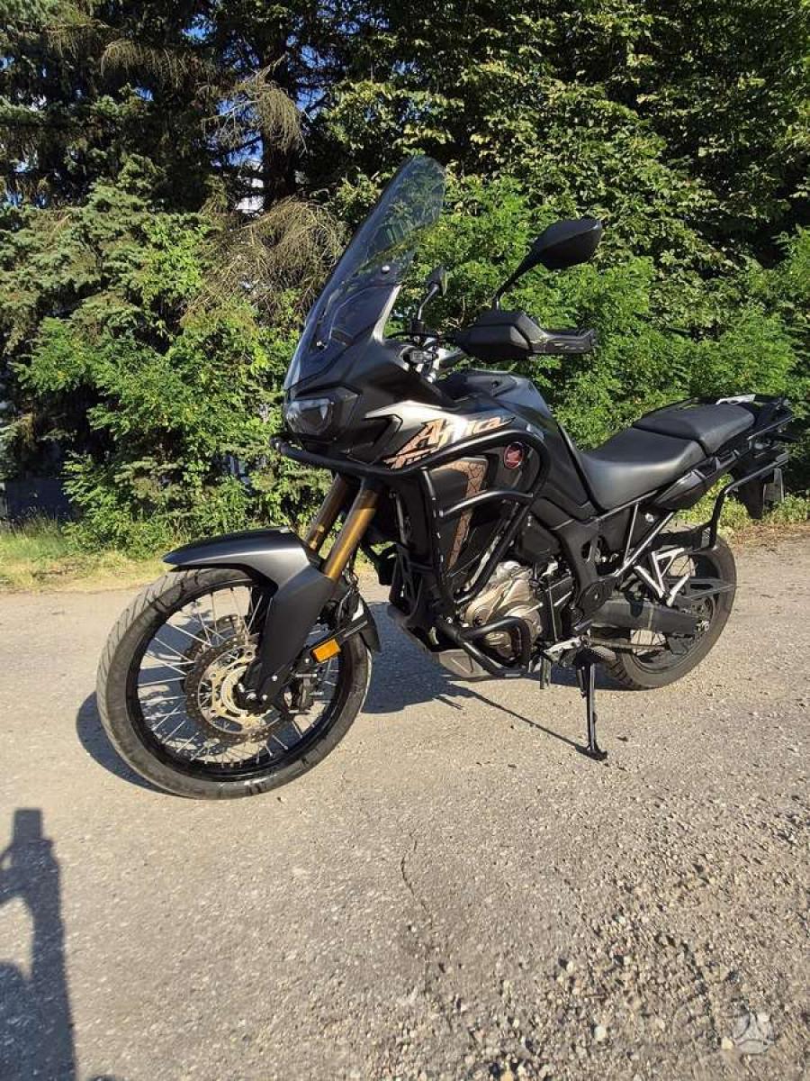 Хонда CRF 2018 в Вильнюс, объемом двигателя 1.00 л и пробегом 40 тыс. км за 7500 €, фото 1 на AUTOMOTO.COM.LV