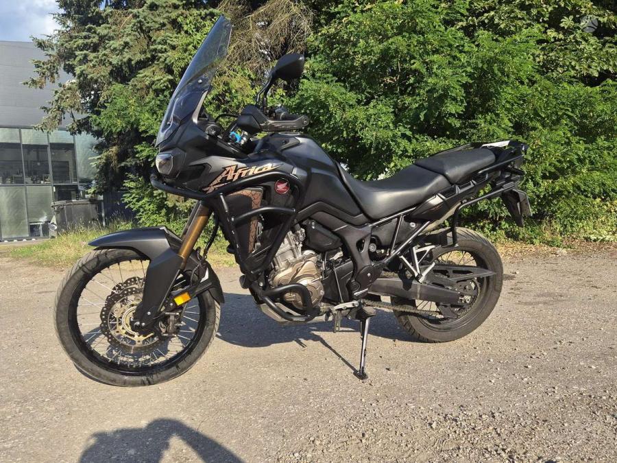 Хонда CRF 2018 в Вильнюс, объемом двигателя 1.00 л и пробегом 40 тыс. км за 7500 €, фото 4 на AUTOMOTO.COM.LV