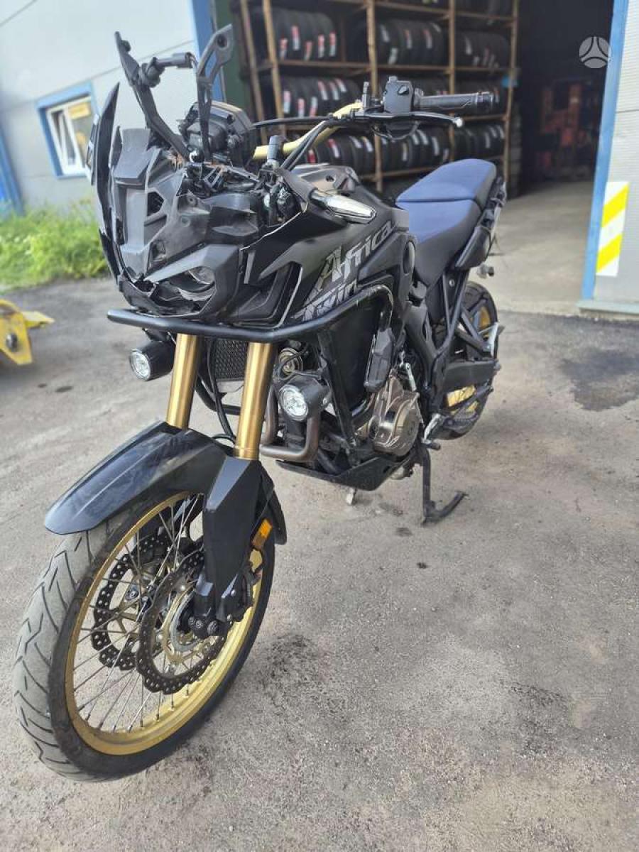 Хонда CRF 2018 в Вильнюс, объемом двигателя 1.00 л и пробегом 40 тыс. км за 7500 €, фото 8 на AUTOMOTO.COM.LV