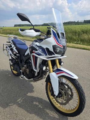 Хонда CRF 2018 в Мажейкяй, объемом двигателя 1.00 л и пробегом 33 тыс. км за 8800 €, фото 3 на AUTOMOTO.COM.LV