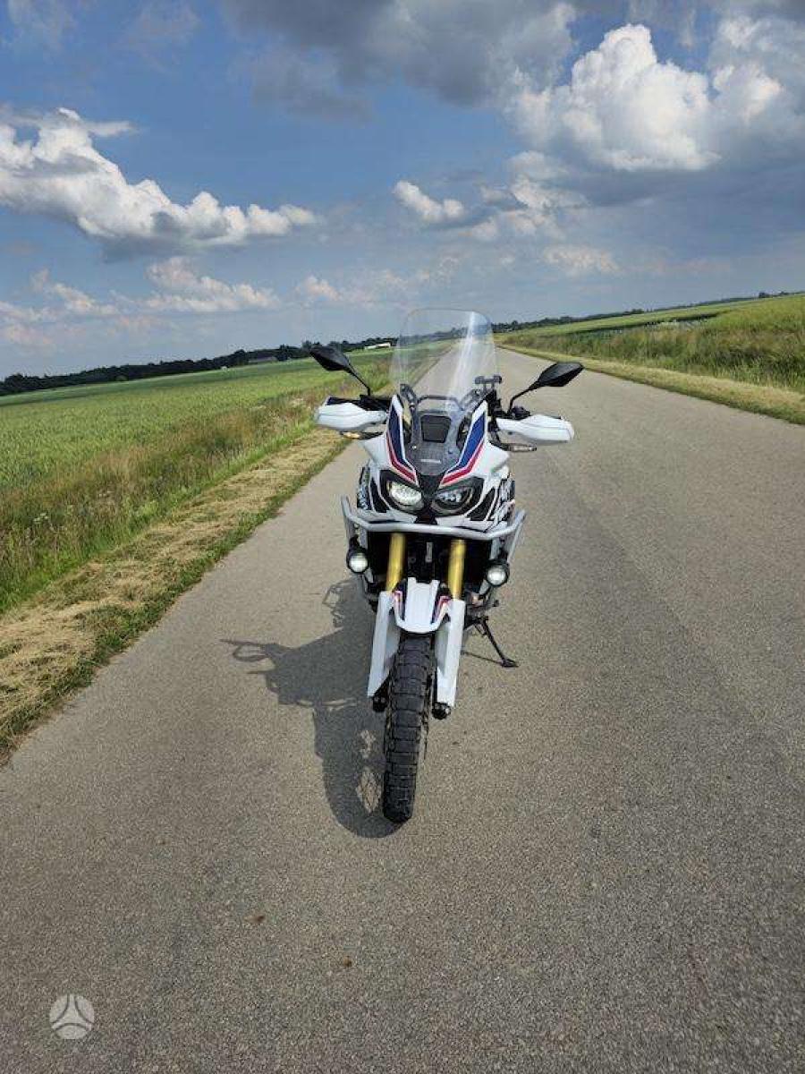 Хонда CRF 2018 в Мажейкяй, объемом двигателя 1.00 л и пробегом 33 тыс. км за 8800 €, фото 7 на AUTOMOTO.COM.LV