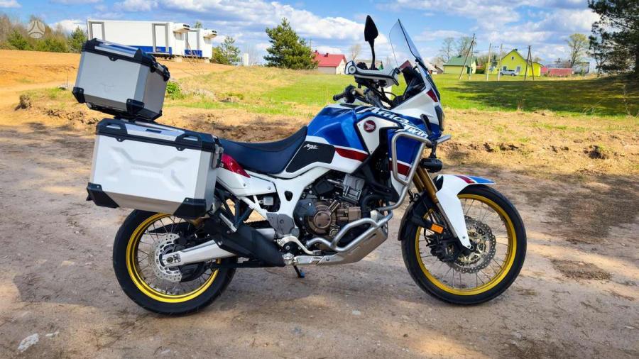 Honda CRF 2019 in Vilnius, with an engine capacity of 1.00 L and mileage of 32 thousand km for 9800 €, photo 3 on AUTOMOTO.COM.LV