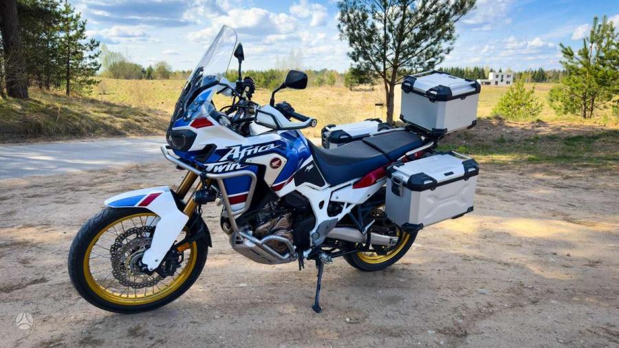 Honda CRF 2019 in Vilnius, with an engine capacity of 1.00 L and mileage of 32 thousand km for 9800 €, photo 5 on AUTOMOTO.COM.LV