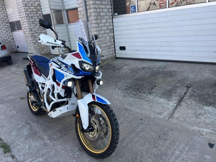 Honda CRF 2019 in Siauliai, with an engine capacity of 1.00 L and mileage of 22 thousand km for 9800 €, photo 1 on AUTOMOTO.COM.LV