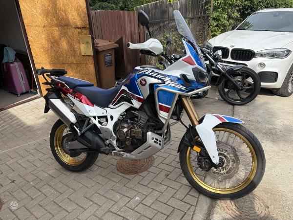 Honda CRF 2019 in Vilnius, with an engine capacity of 1.00 L and mileage of 55 thousand km for 8600 €, photo 3 on AUTOMOTO.COM.LV