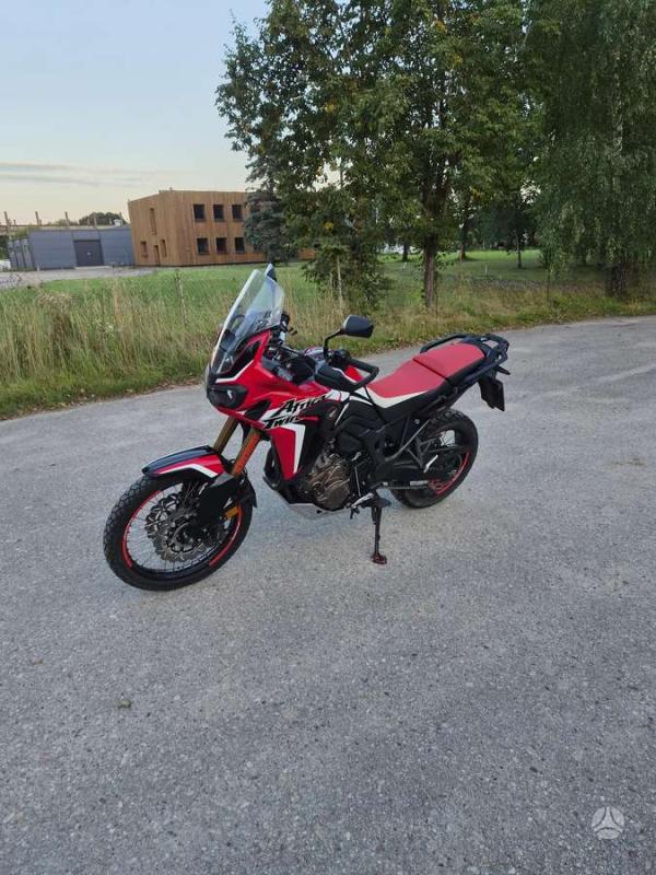 Honda CRF 2019 in Ukmerge, with an engine capacity of 1.00 L and mileage of 51 thousand km for 8400 €, photo 5 on AUTOMOTO.COM.LV