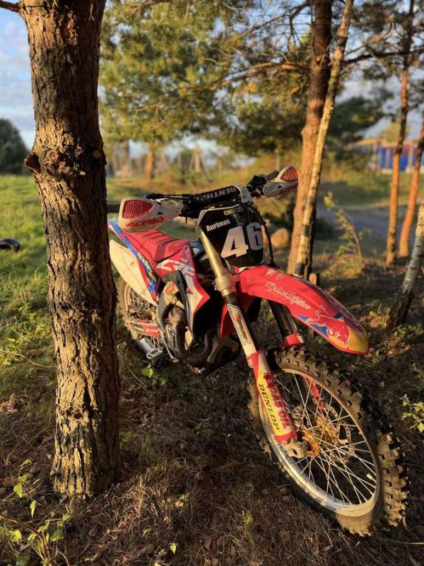 Honda CRF 2019 in Raseiniai, with an engine capacity of 0.45 L and mileage of 0 thousand km for 3500 €, photo 3 on AUTOMOTO.COM.LV