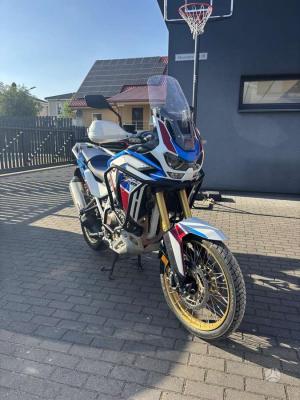 Honda CRF 2020 in Vilnius, with an engine capacity of 1.10 L and mileage of 37 thousand km for 12000 €, photo  on AUTOMOTO.COM.LV