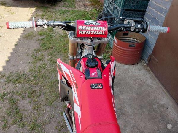 Хонда CRF 2021 в Каунас, объемом двигателя 0.25 л и пробегом 0 тыс. км за 4000 €, фото 5 на AUTOMOTO.COM.LV