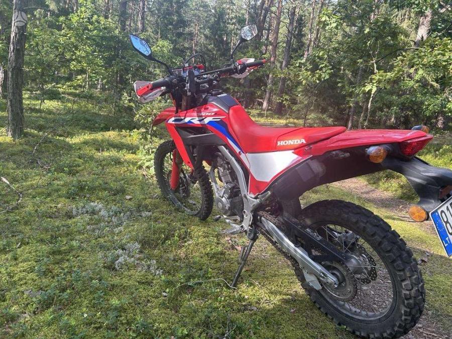 Honda CRF 2021 Viļņa, ar dzinēja tilpumu 0.30 L un nobraukumu 4 tūkst. km par 4650 €, foto 3 vietnē AUTOMOTO.COM.LV