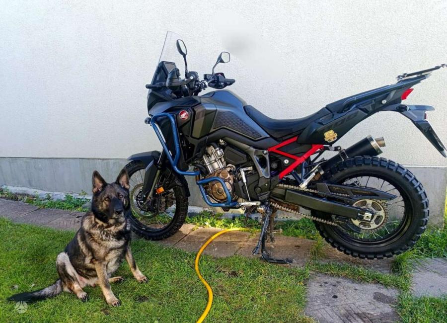 Honda CRF 2022 in Kaunas, with an engine capacity of 1.10 L and mileage of 15 thousand km for 11200 €, photo 4 on AUTOMOTO.COM.LV