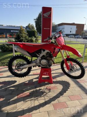 Honda CRF 2026 Rīga, ar dzinēja tilpumu 0.45 L un nobraukumu 0 tūkst. km par 6300 €, foto  vietnē AUTOMOTO.COM.LV