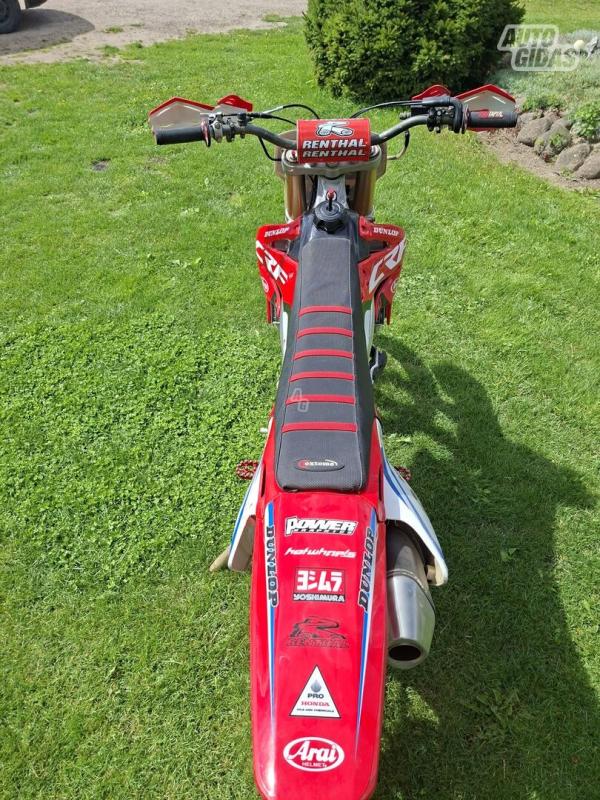 Red Honda CRF 2004 in Radviliskis, with an engine capacity of 0.25 L and mileage of 0 thousand km for 1750 €, photo 9 on AUTOMOTO.COM.LV