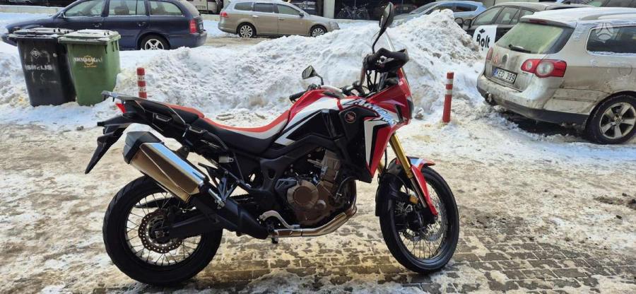 Sarkans Honda CRF 2016 Viļņa, ar dzinēja tilpumu 1.00 L un nobraukumu 67 tūkst. km par 7900 €, foto 2 vietnē AUTOMOTO.COM.LV