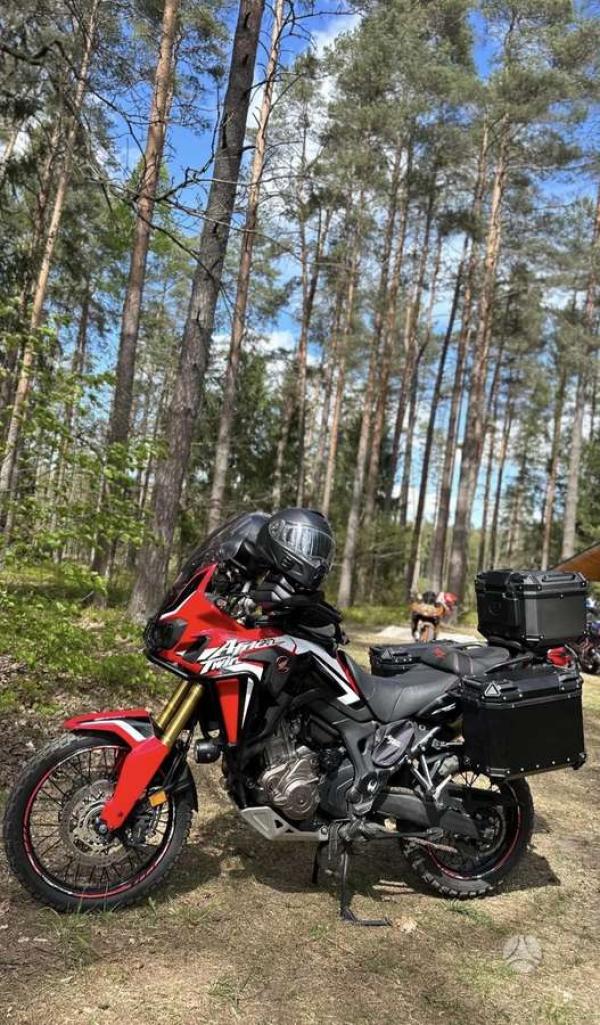 Red Honda CRF 2018 in Kaunas, with an engine capacity of 1.00 L and mileage of 37 thousand km for 9150 €, photo 2 on AUTOMOTO.COM.LV