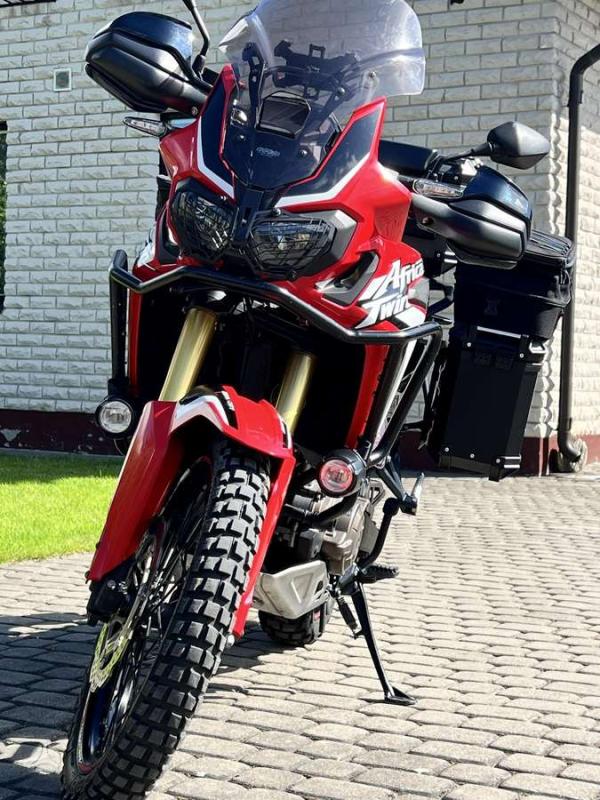 Red Honda CRF 2018 in Kaunas, with an engine capacity of 1.00 L and mileage of 37 thousand km for 9150 €, photo 4 on AUTOMOTO.COM.LV