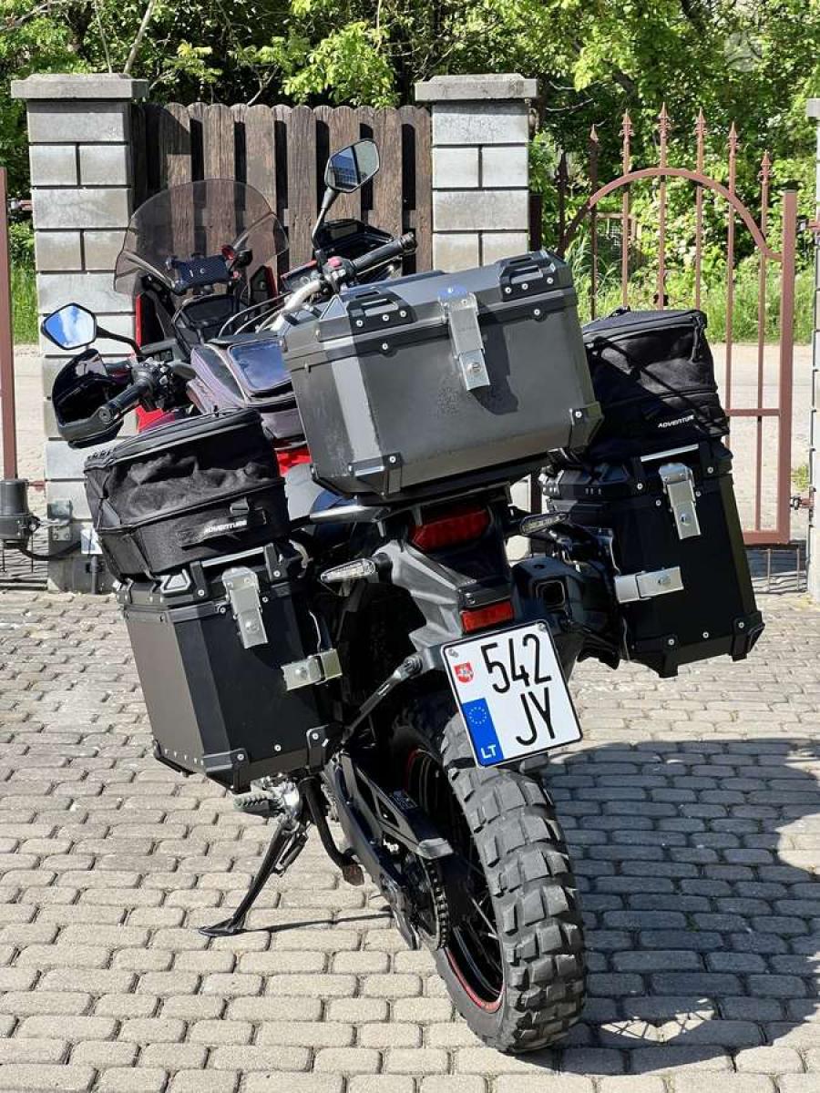 Red Honda CRF 2018 in Kaunas, with an engine capacity of 1.00 L and mileage of 37 thousand km for 9150 €, photo 9 on AUTOMOTO.COM.LV