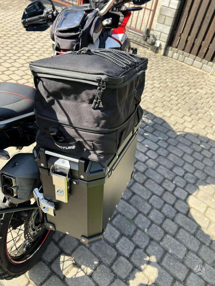 Red Honda CRF 2018 in Kaunas, with an engine capacity of 1.00 L and mileage of 37 thousand km for 9150 €, photo 11 on AUTOMOTO.COM.LV