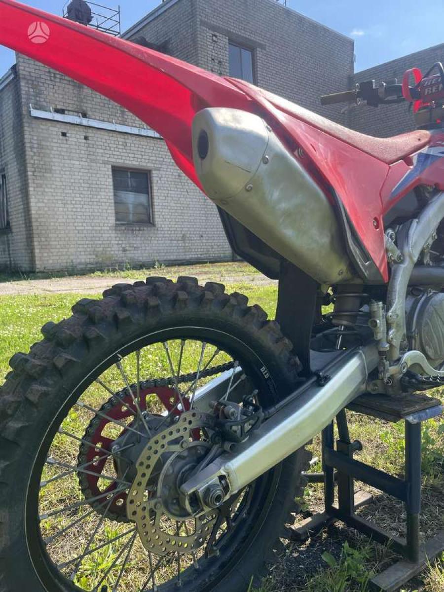 Sarkans Honda CRF 2022 Naujoji Akmenė, ar dzinēja tilpumu 0.45 L un nobraukumu 0 tūkst. km par 4500 €, foto 10 vietnē AUTOMOTO.COM.LV