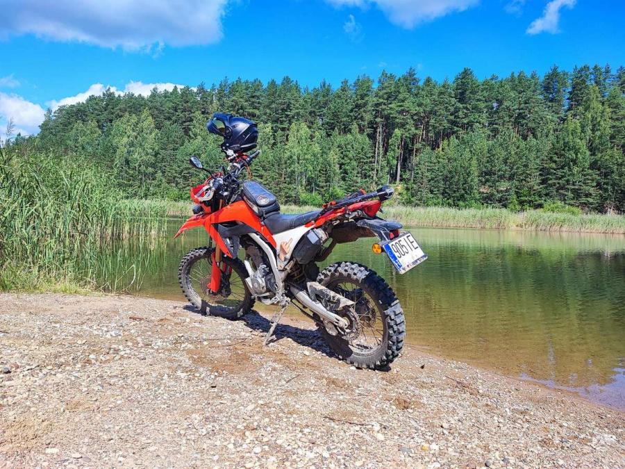 Красный Хонда CRF 2022 в Юрбаркас, объемом двигателя 0.30 л и пробегом 15 тыс. км за 4000 €, фото 6 на AUTOMOTO.COM.LV