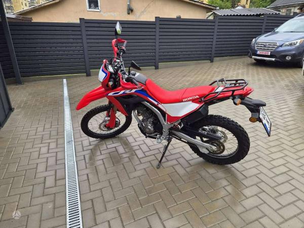Sarkans Honda CRF 2024 Viļņa, ar dzinēja tilpumu 0.29 L un nobraukumu 1 tūkst. km par 5100 €, foto 2 vietnē AUTOMOTO.COM.LV