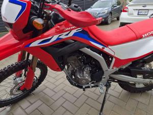 Red Honda CRF 2024 in Vilnius, with an engine capacity of 0.29 L and mileage of 1 thousand km for 5100 €, photo 5 on AUTOMOTO.COM.LV