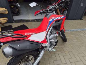 Red Honda CRF 2024 in Vilnius, with an engine capacity of 0.29 L and mileage of 1 thousand km for 5100 €, photo 6 on AUTOMOTO.COM.LV