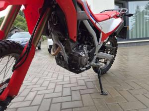 Red Honda CRF 2024 in Vilnius, with an engine capacity of 0.29 L and mileage of 1 thousand km for 5100 €, photo 7 on AUTOMOTO.COM.LV
