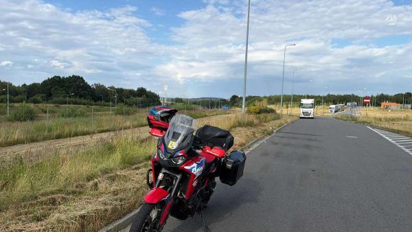 Red Honda CRF 2024 in Vilnius, with an engine capacity of 1.10 L and mileage of 22 thousand km for 15500 €, photo 5 on AUTOMOTO.COM.LV