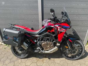 Red Honda CRF 2025 in Vilnius, with an engine capacity of 1.10 L and mileage of 1 thousand km for 9700 €, photo  on AUTOMOTO.COM.LV