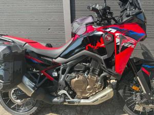 Red Honda CRF 2025 in Vilnius, with an engine capacity of 1.10 L and mileage of 1 thousand km for 9700 €, photo 6 on AUTOMOTO.COM.LV