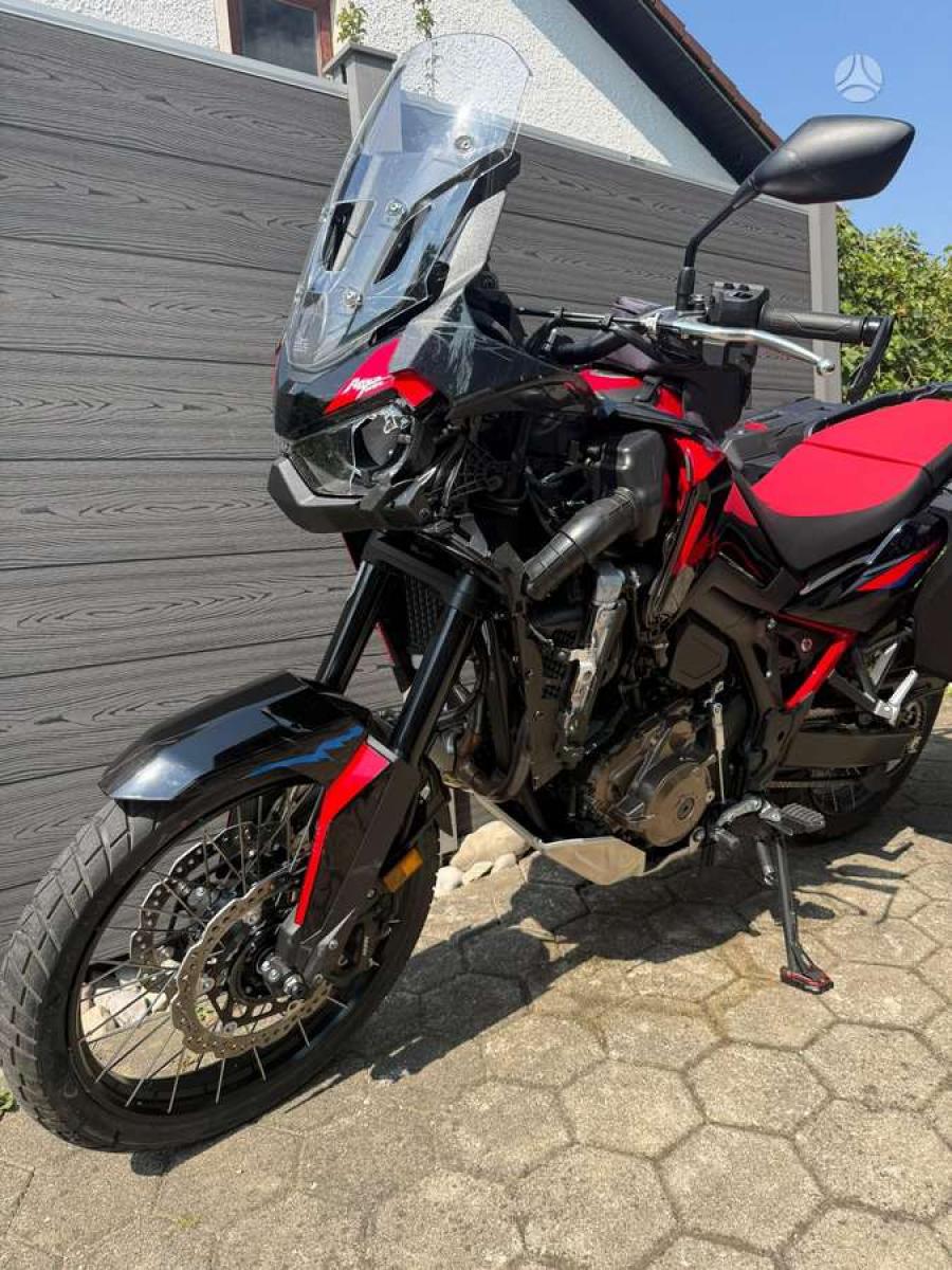 Red Honda CRF 2025 in Vilnius, with an engine capacity of 1.10 L and mileage of 1 thousand km for 9700 €, photo 8 on AUTOMOTO.COM.LV