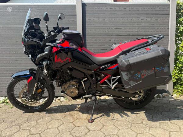 Красный Хонда CRF 2025 в Вильнюс, объемом двигателя 1.10 л и пробегом 1 тыс. км за 9700 €, фото 8 на AUTOMOTO.COM.LV