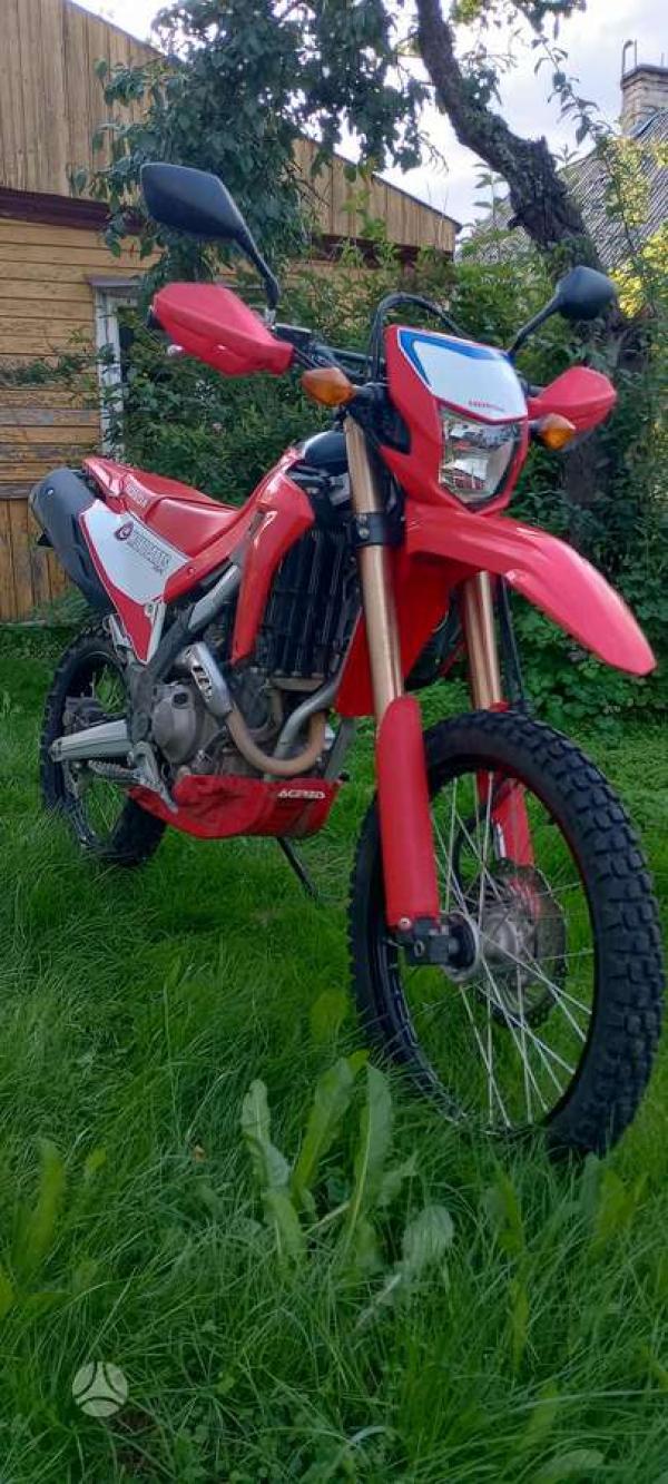 Красный Хонда CRF 2025 в Вильнюс, объемом двигателя 0.30 л и пробегом 4 тыс. км за 4700 €, фото 1 на AUTOMOTO.COM.LV