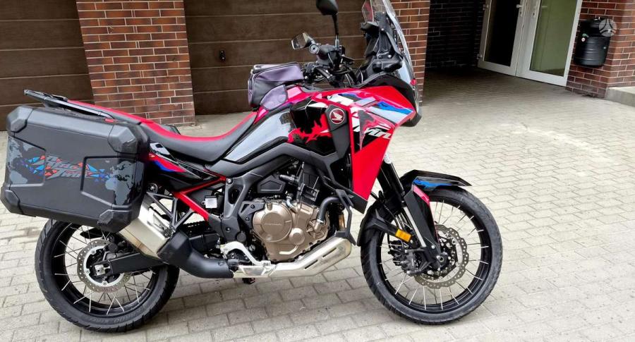 Красный Хонда CRF 2025 в Вильнюс, объемом двигателя 1.10 л и пробегом 1 тыс. км за 9700 €, фото 3 на AUTOMOTO.COM.LV